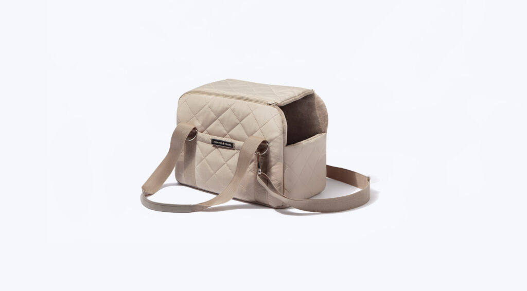 Ekskluzywna torba dla psa pikowana beżowa John Dog Travel | sklep John Dog